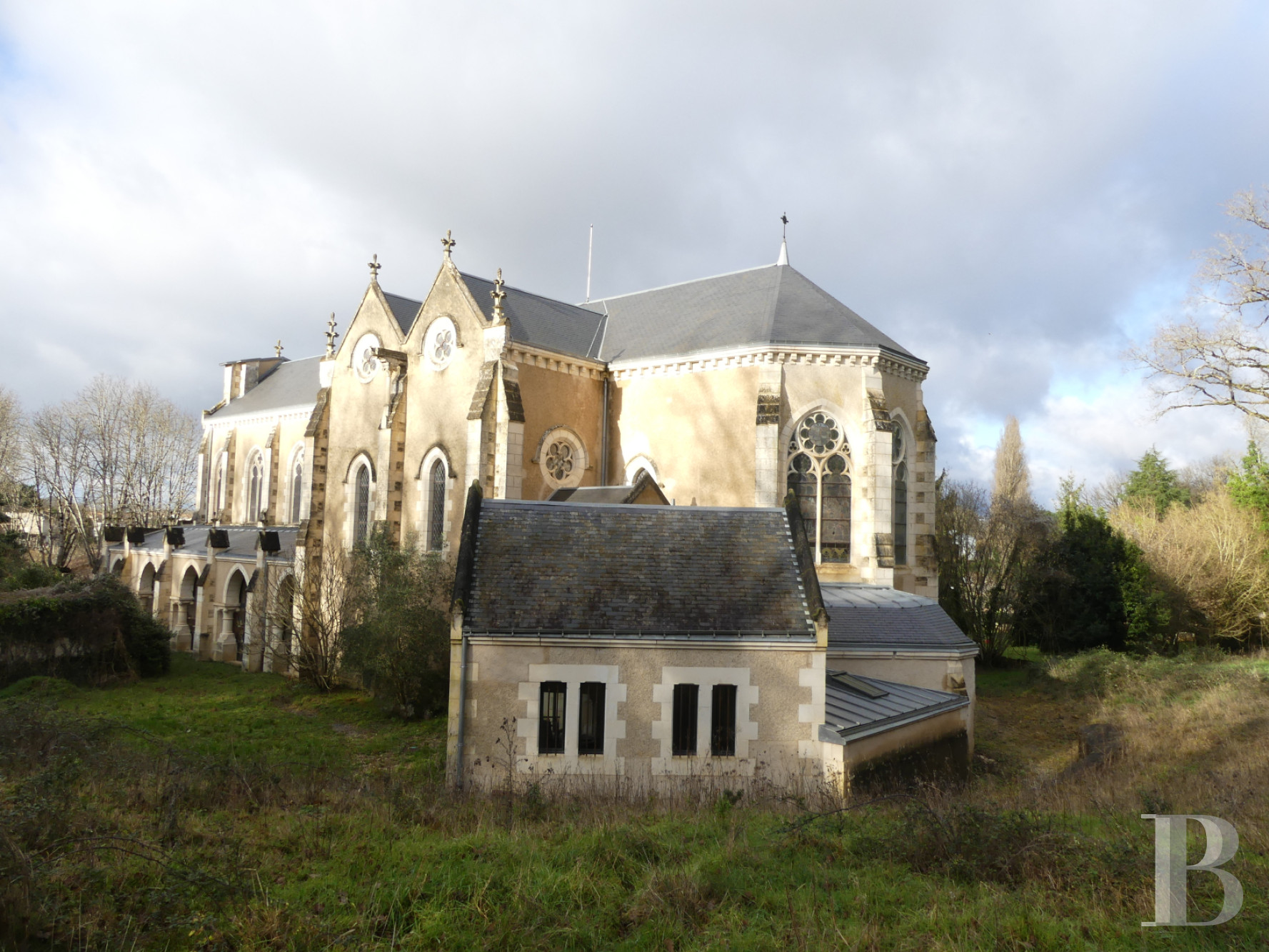 Religious edifices for sale in France 15 minutes from Poitiers