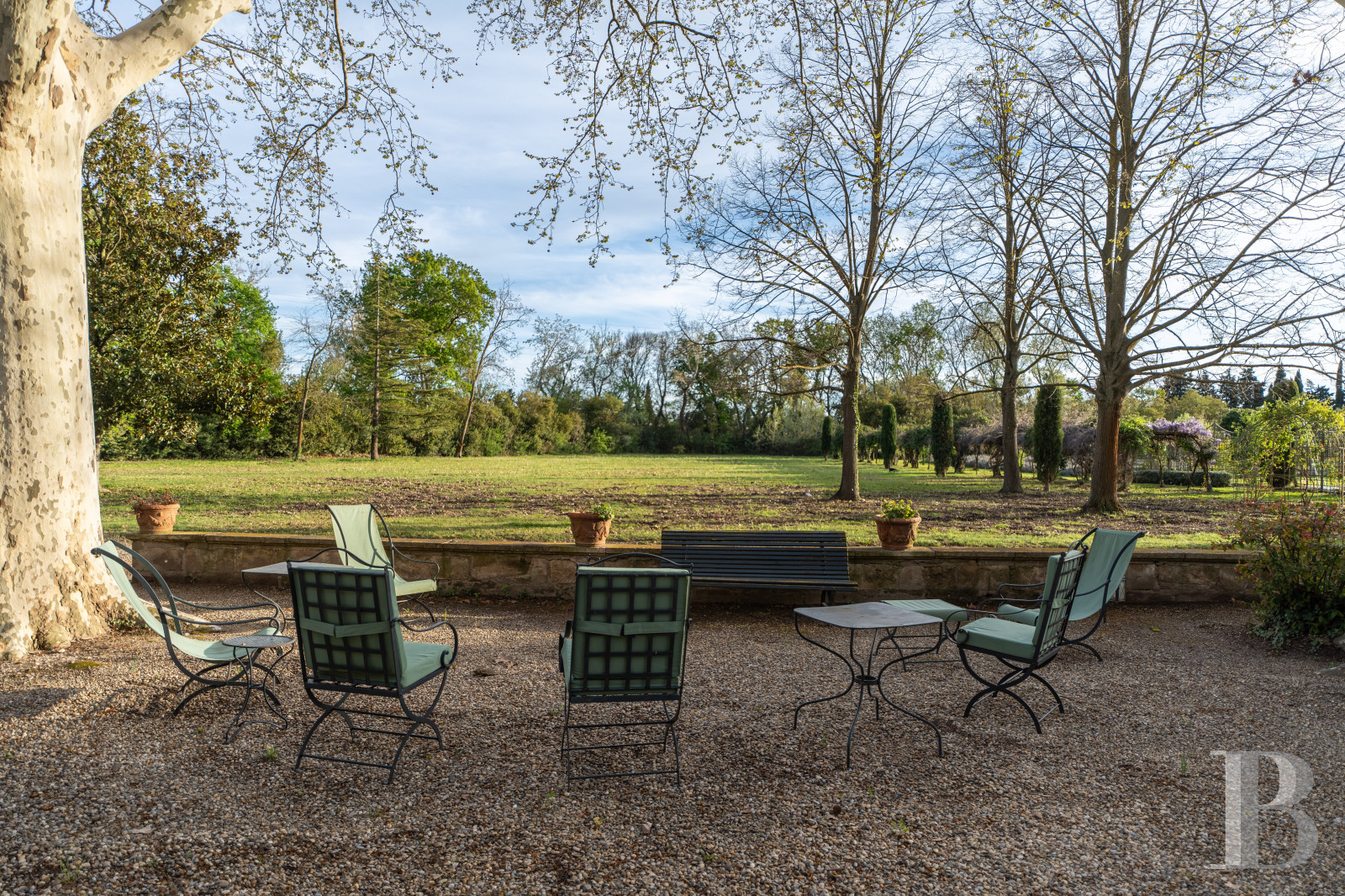 traditional bastide houses for sale in France 15 minutes from Avignon ...