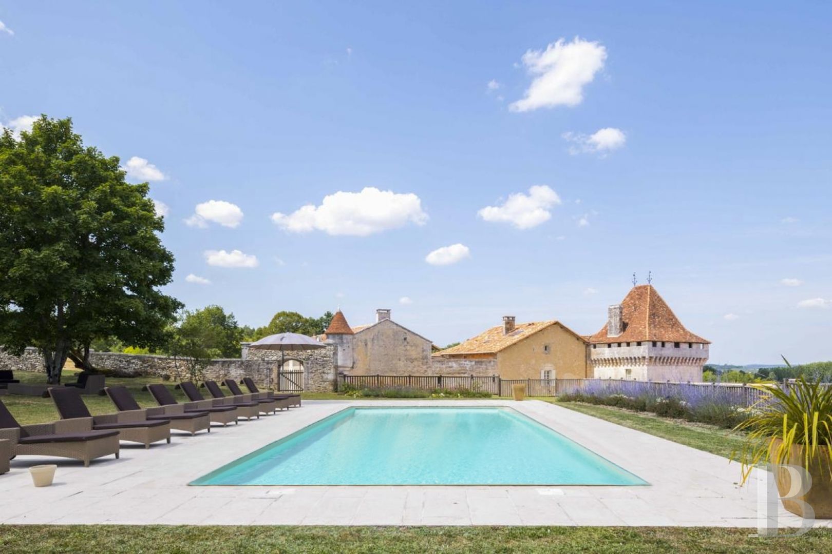 Patrice Besse - seasonal rental - Aquitaine - A former fortified estate ...